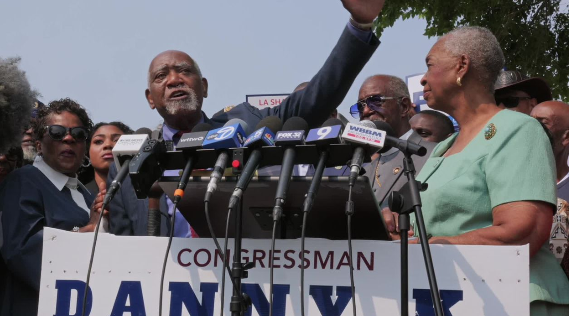 Danny Davis to retire from Congress after nearly 30 years - Forest Park ...